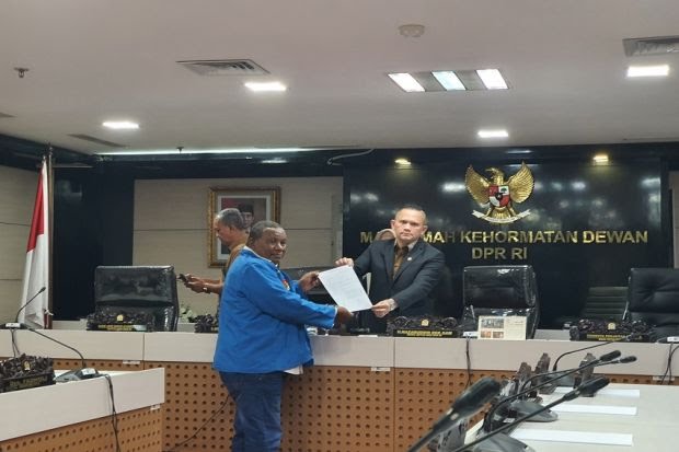 Dilaporkan ke MKD, Effendi Simbolon Didesak Minta Maaf kepada Seluruh ... Dilaporkan ke MKD, Effendi Simbolon Didesak Minta Maaf kepada Seluruh ...