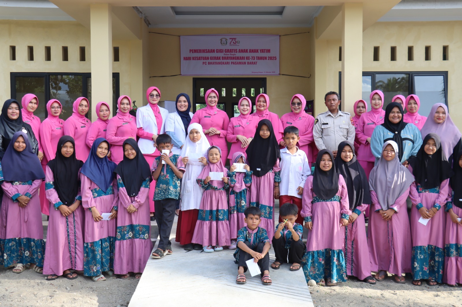 HKGB Ke-73 Tahun 2025, Bhayangkari Pasaman Barat Gelar Pemeriksaan Kesehatan Gratis dan Santuni ...